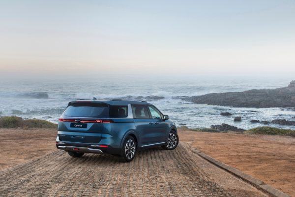 Kia Carnival Named AutoGuide s Family Vehicle of the Year - King Cars